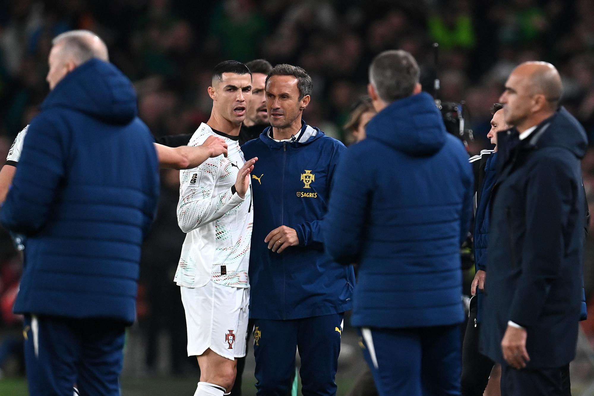 Wigan Athletic icon jumps to defence of Cristiano Ronaldo following ...