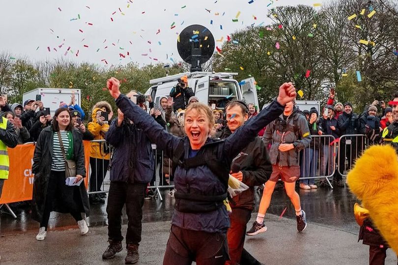 Sara Cox crosses finish line In Leeds after epic 135-mile run raising ...