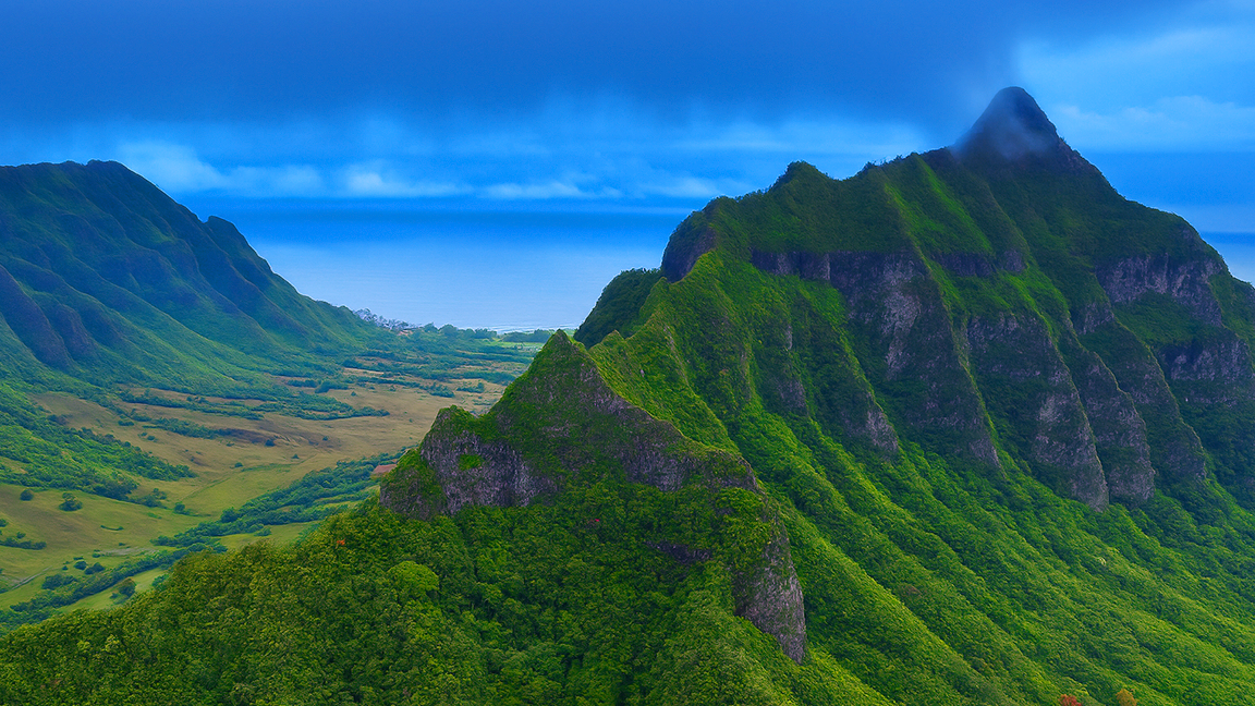 Aerial Views of Hawaii’s Majestic Koʻolau Range