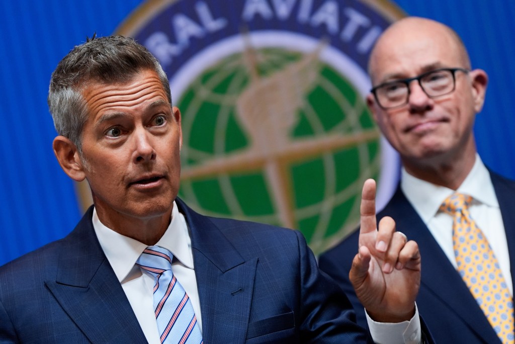 US air travel: FAA issues new update on flight reductions