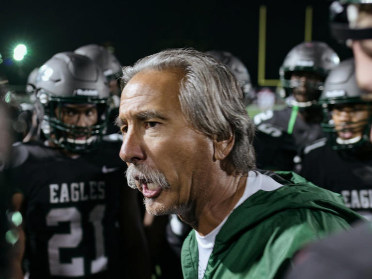 "Last Chance U": Netflix coach John Beam dies after shooting