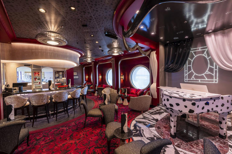 A Greek Hero at Sea and a 'Poisoned' Cocktail: 10 Best Features of ...