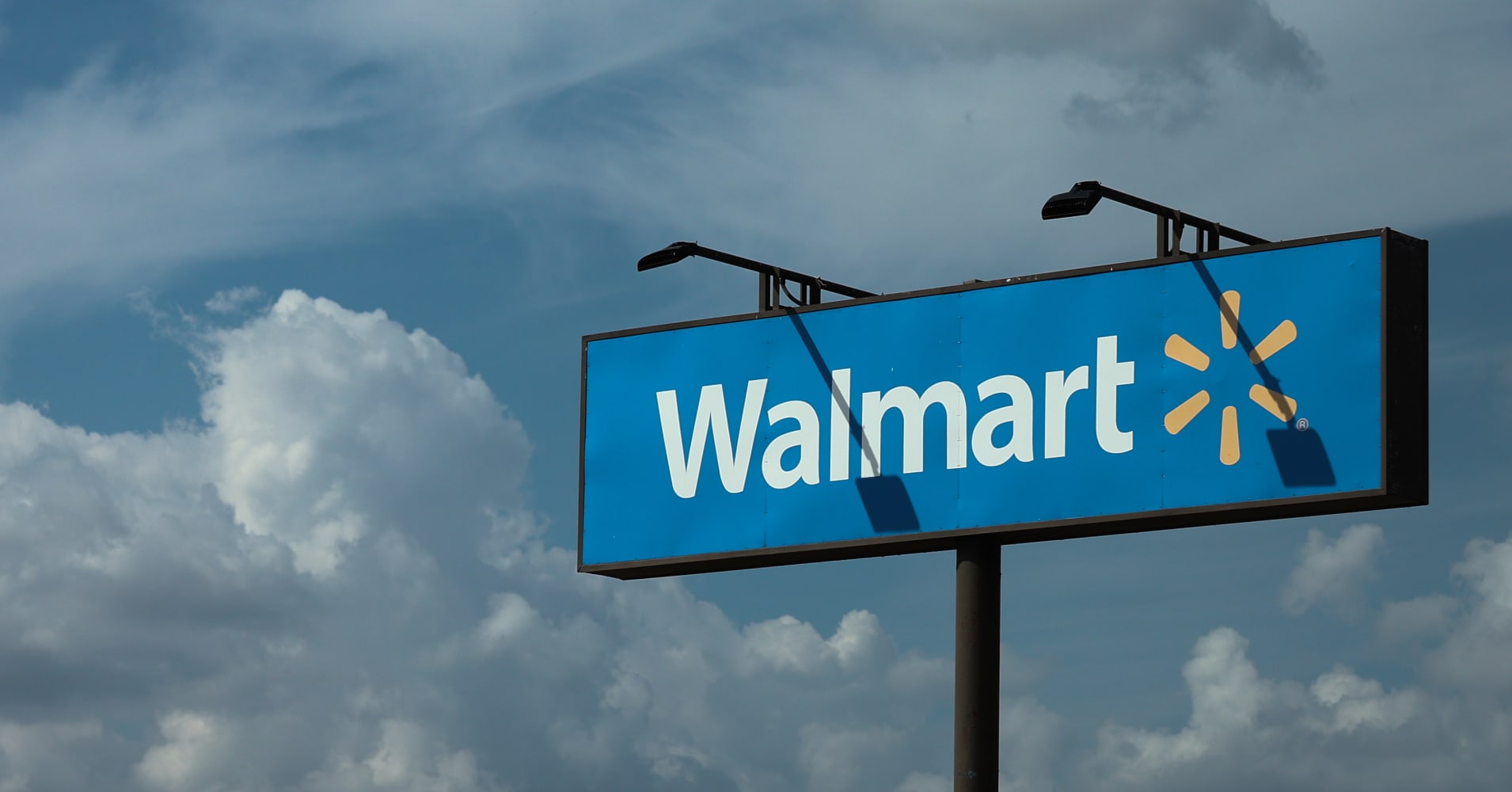 Walmart shares are up 312% during outgoing CEO Doug McMillon's tenure ...