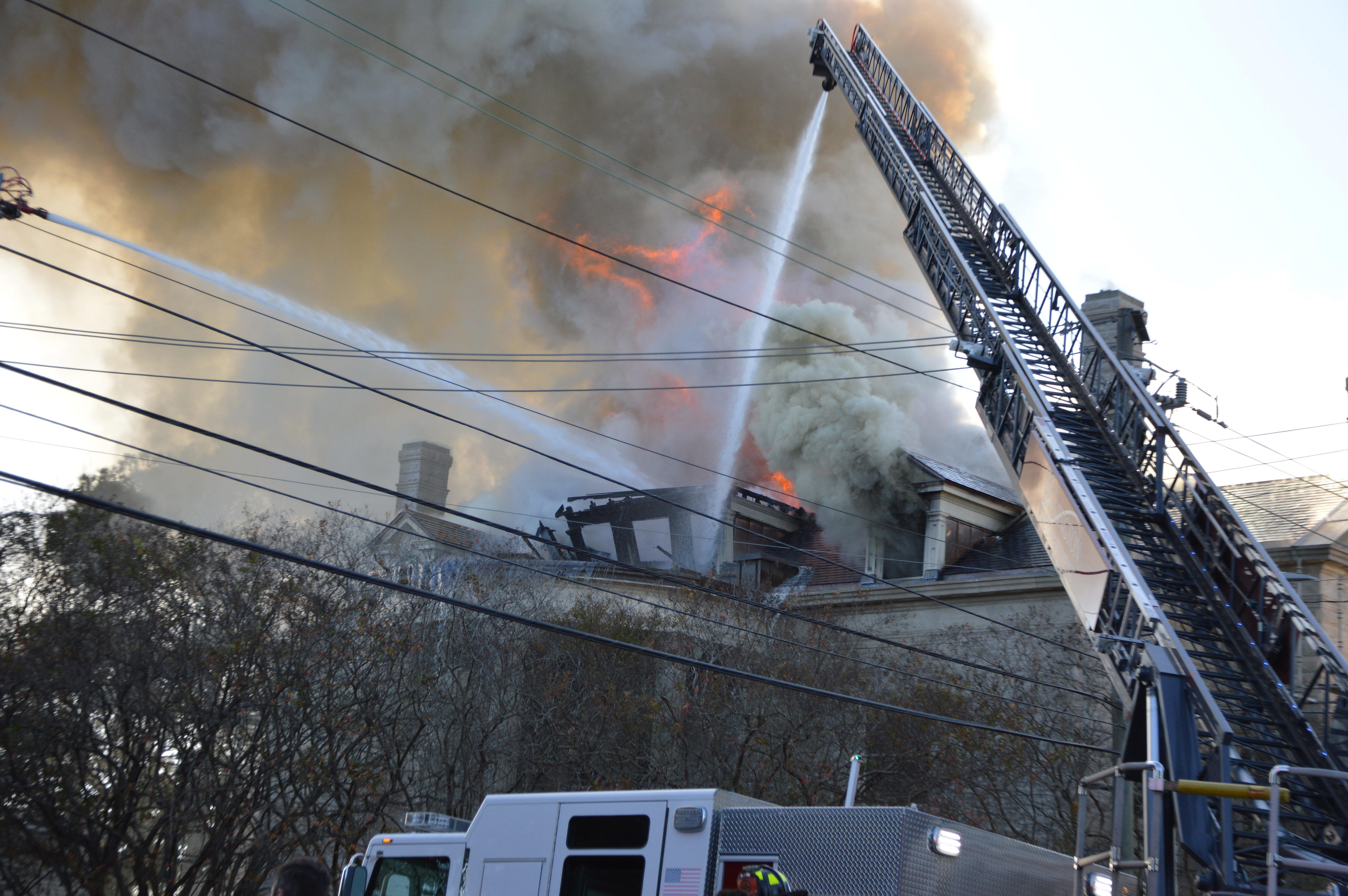Fire breaks out at historic building in downtown Wilmington