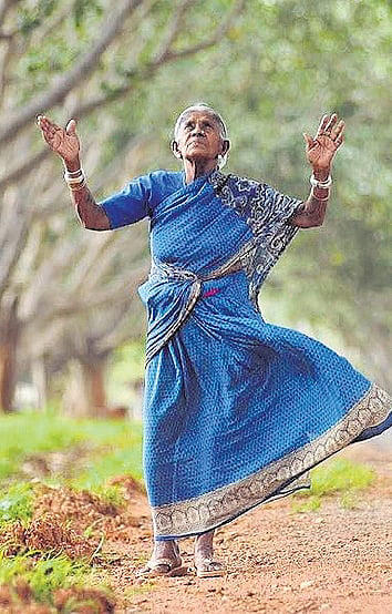 Plant saplings, grow them into trees: Environmentalist Salumarada Thimmakka