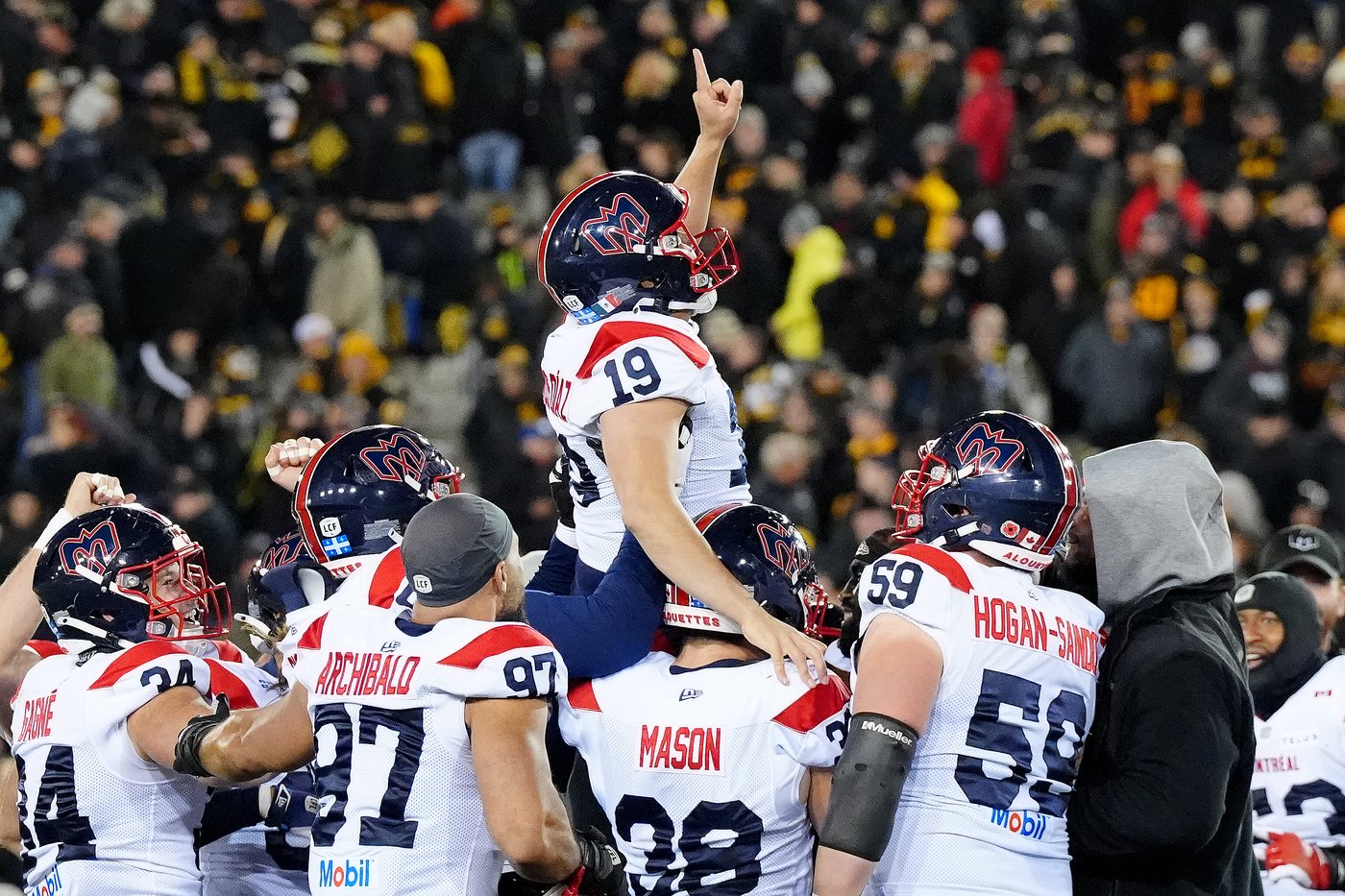 Als kicker Maltos Diaz puts mother’s name on his back — and carries it ...