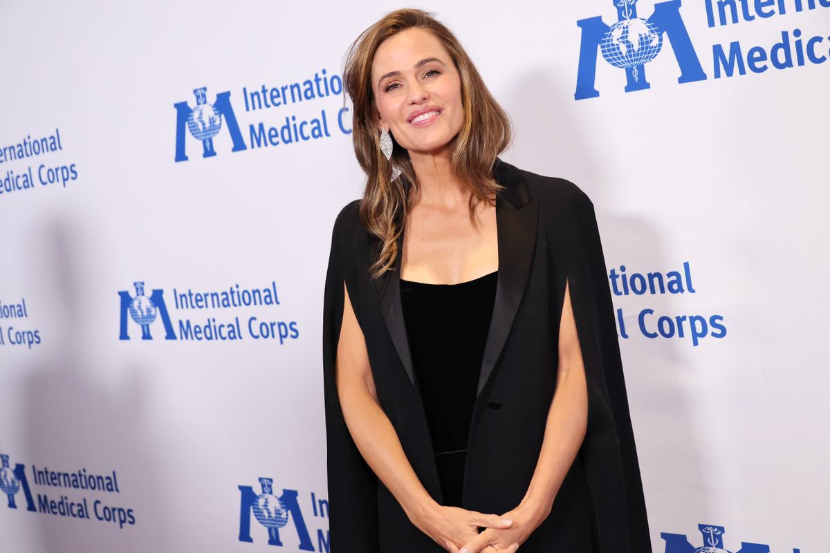 Jennifer Garner looks like she turned back time and reunites with Judy ...