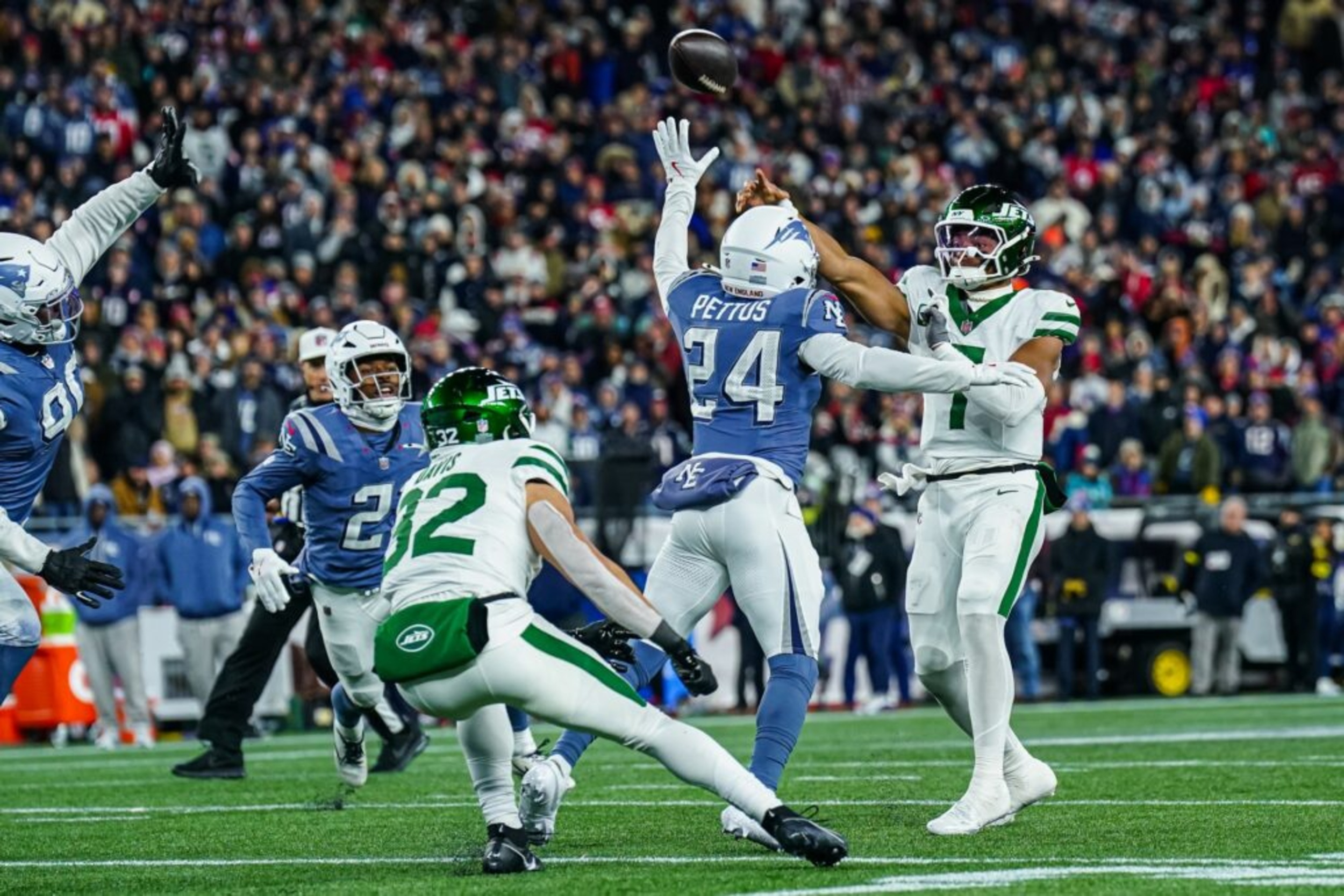 Jets Take a Backseat to Patriots Once Again After Primetime Loss