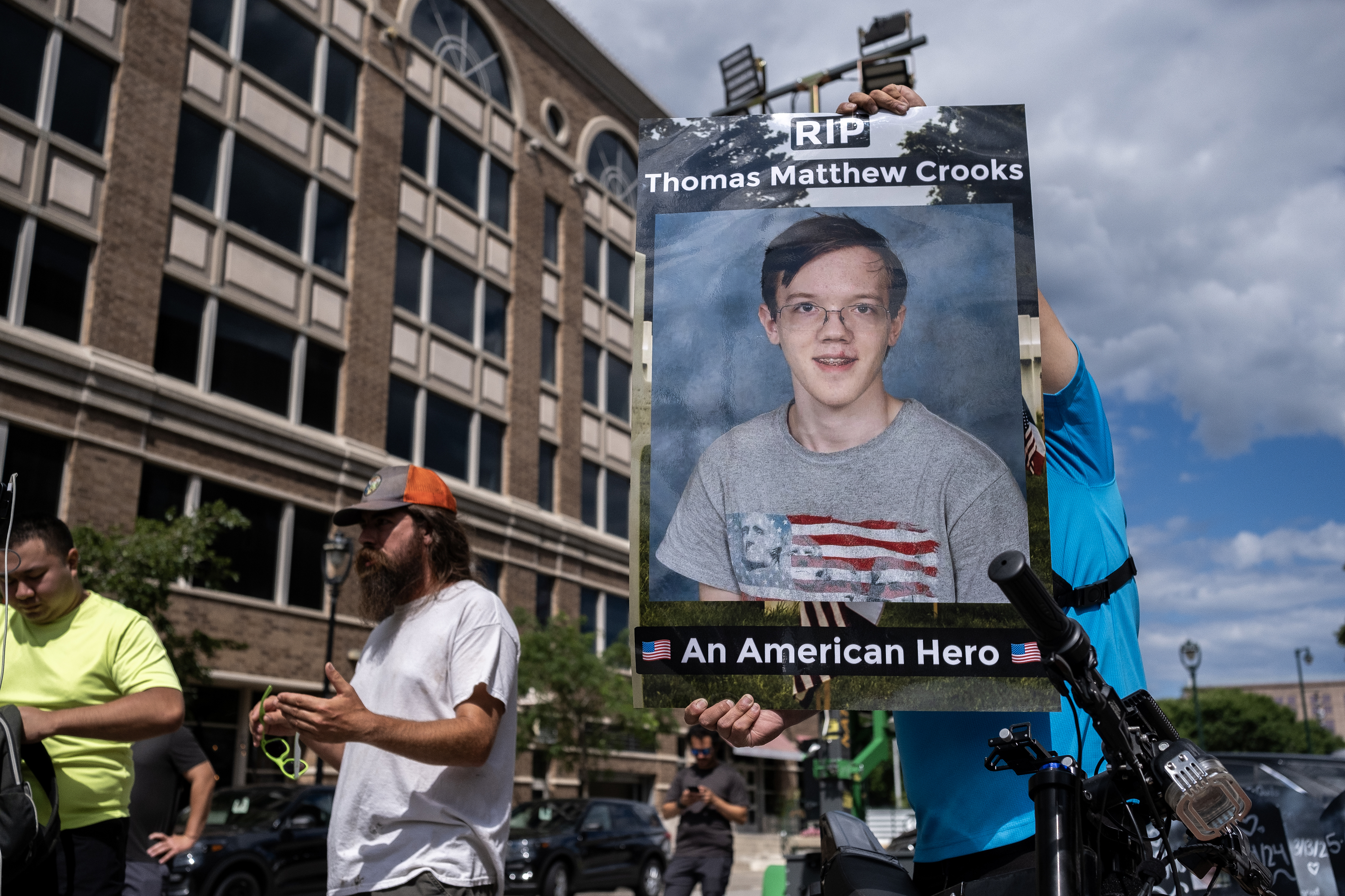 FBI responds to Tucker Carlson report on Trump shooter Thomas Crooks