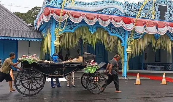 Gusti Purbaya Siap Naik Takhta dan Bersumpah Jadi Penerus PB XIII ...