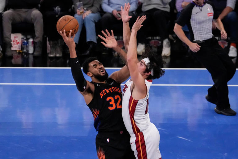 Towns, Shamet power Knicks to a 140-130 win over Heat in NBA Cup game