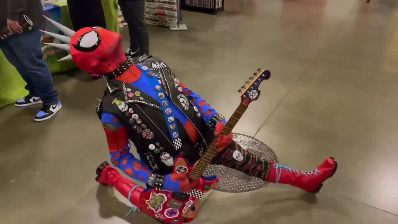 Motor City Comic Con draws cosplay crowds to Novi for weekend celebration
