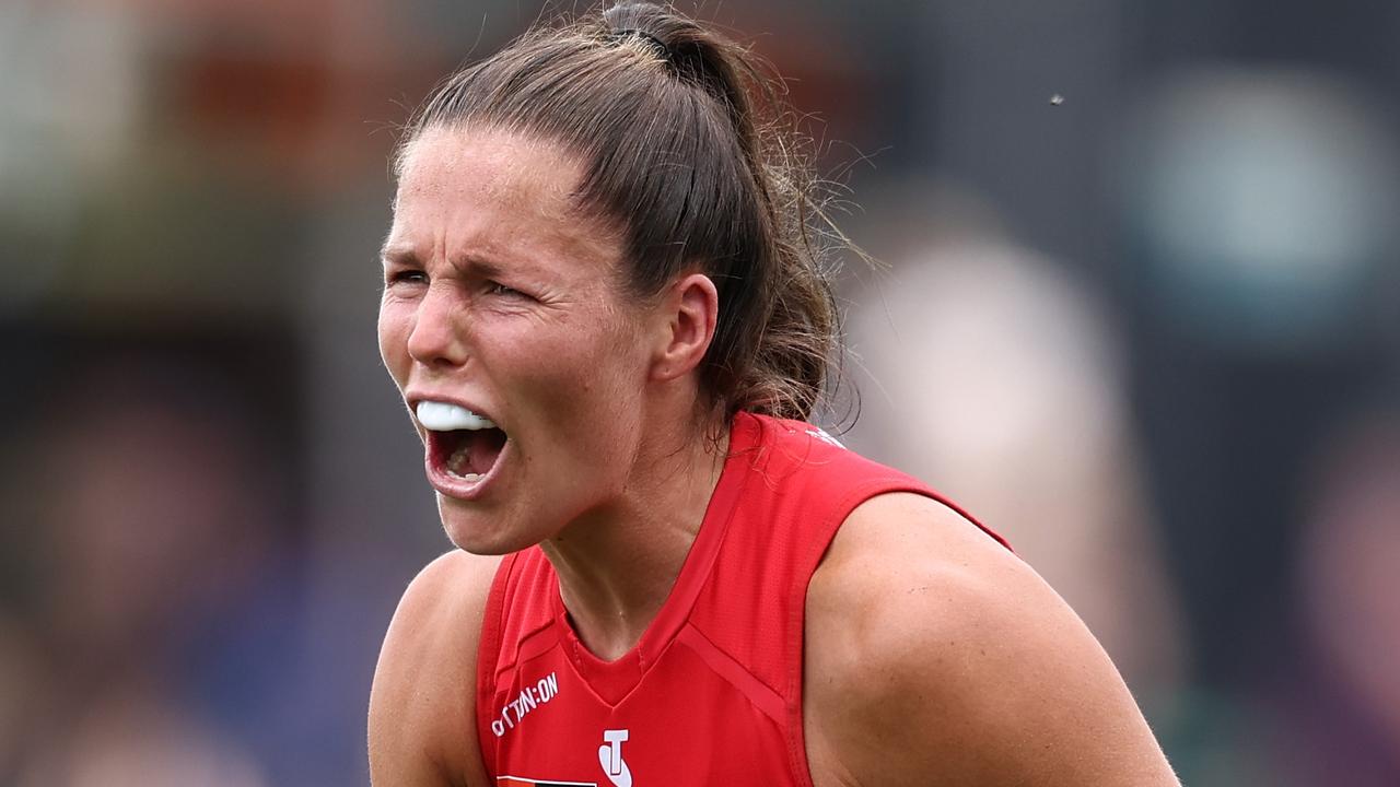 Superstar’s explosion lifts Dees in cutthroat AFLW thriller as daunting ...