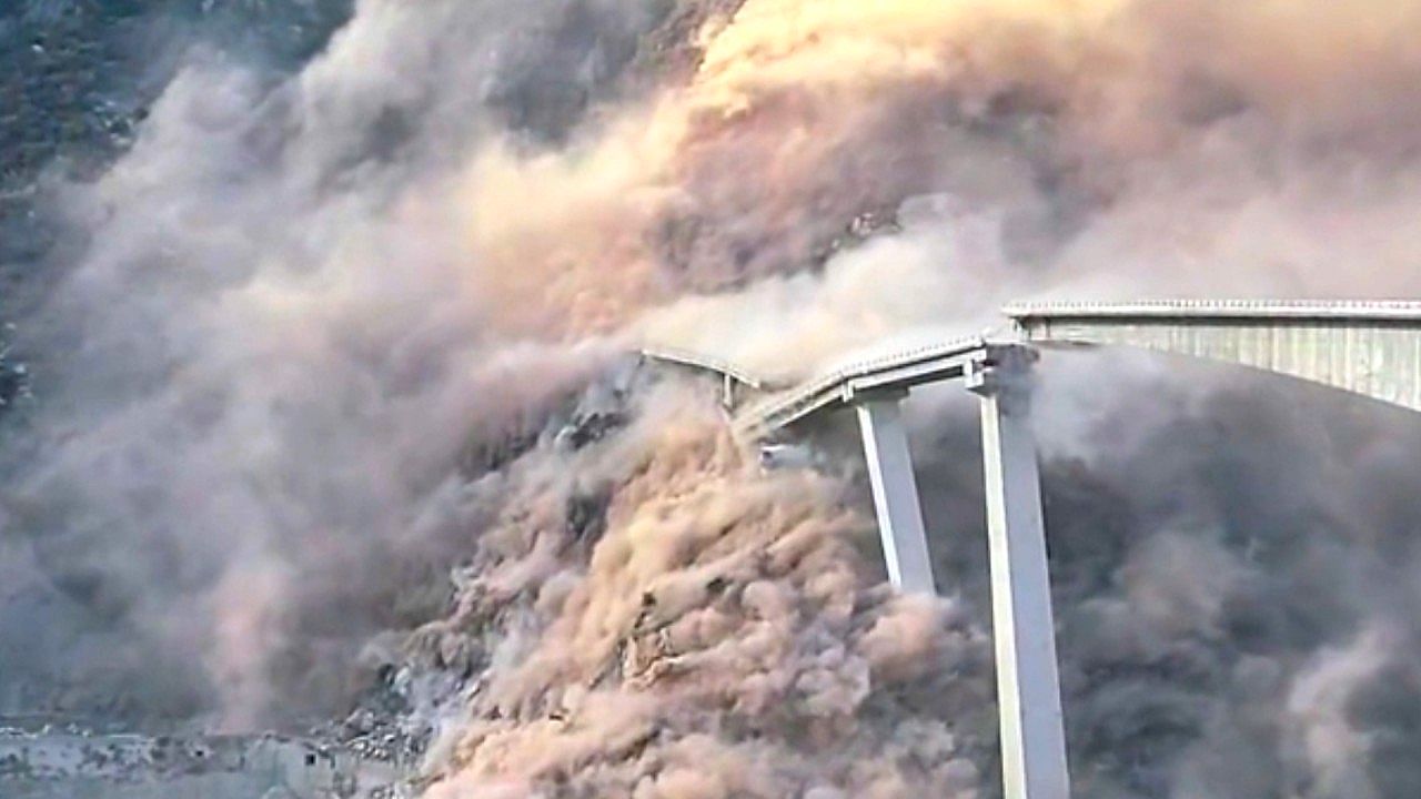 Landslide pulls down section of Hongqi bridge in China