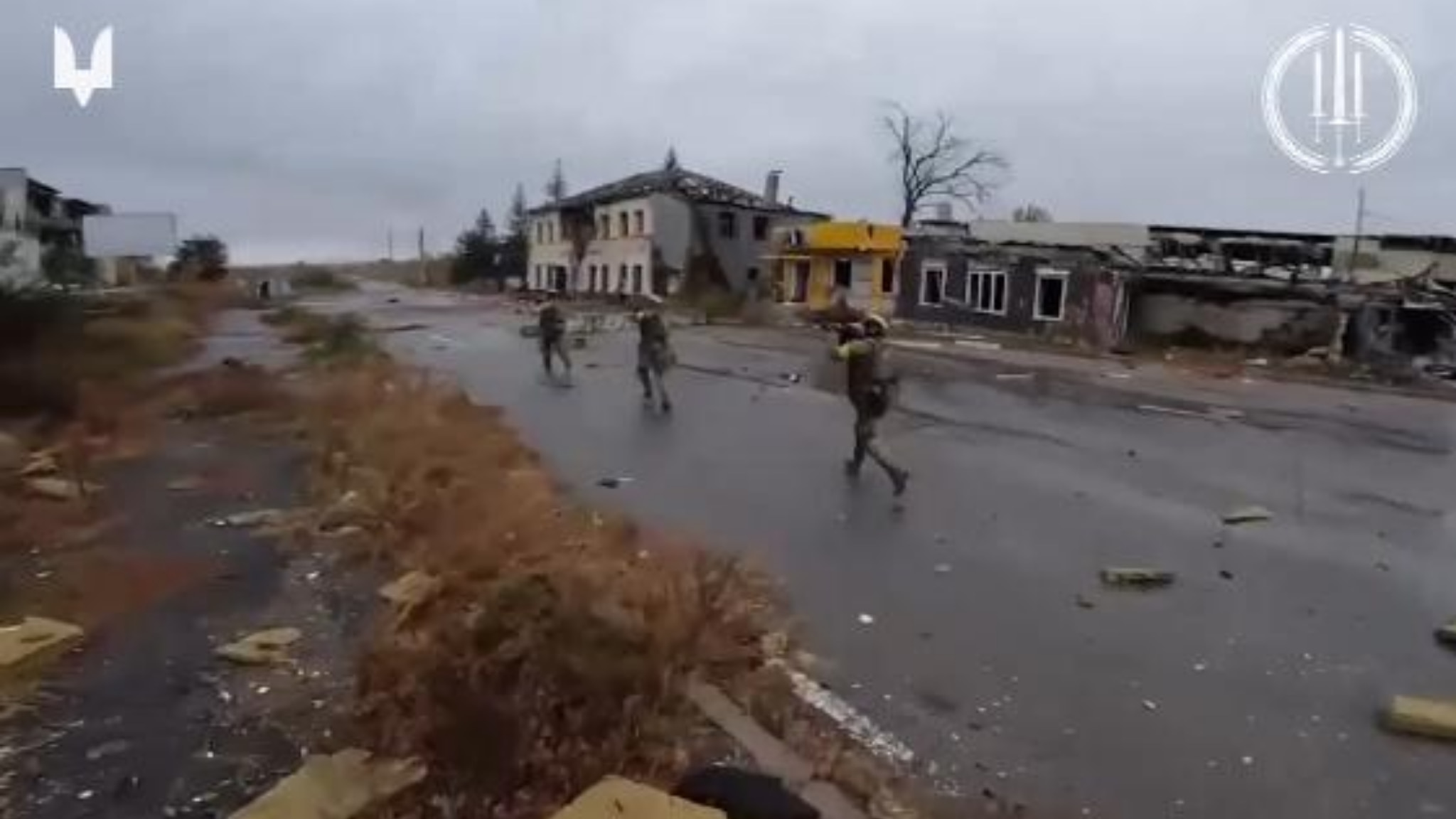 Forze speciali ucraine combattono tra le macerie di Kupiansk: il video ...