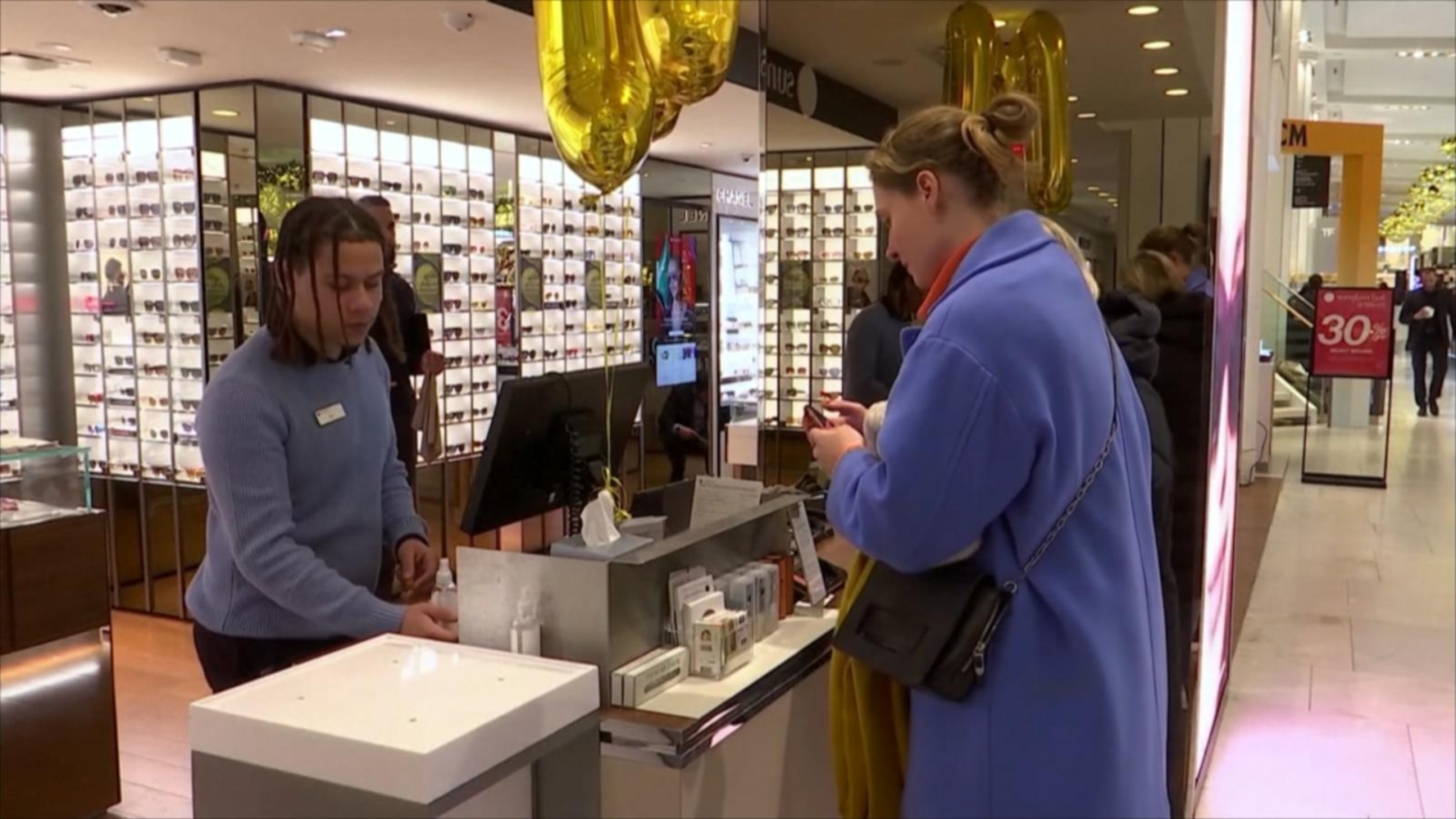 When to buy and when to hold off this holiday season