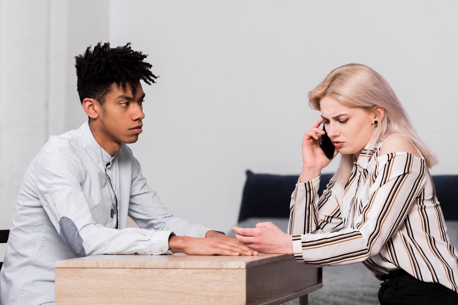 9 Tanda Terselubung yang Mengungkap Anda Terkesan Egosentris Walau ...