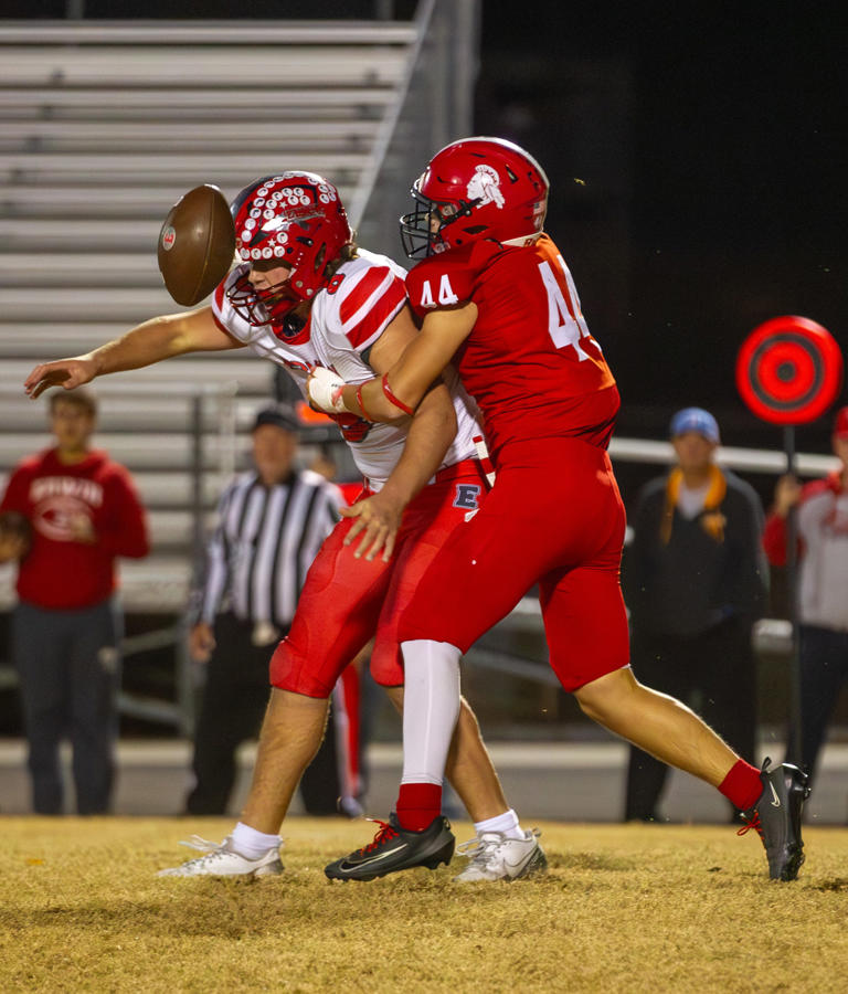 South Point football smothers Erwin in NCHSAA 5A West playoffs.