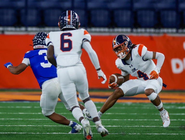 Whitesboro celebrates century of football with 3rd straight Class A ...