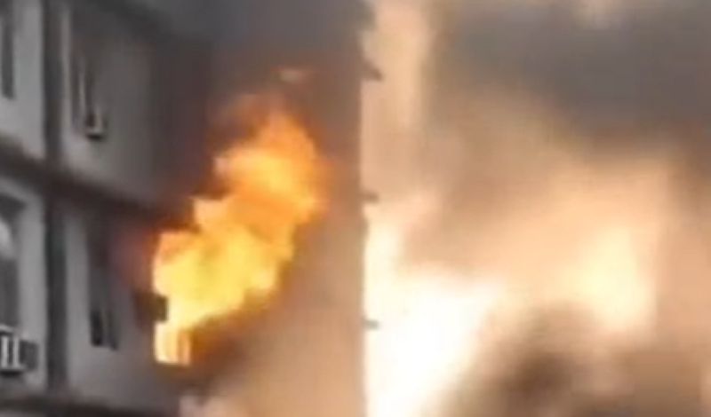 Kolkata on edge! Fire rages through Ezra Street building - no one hurt!
