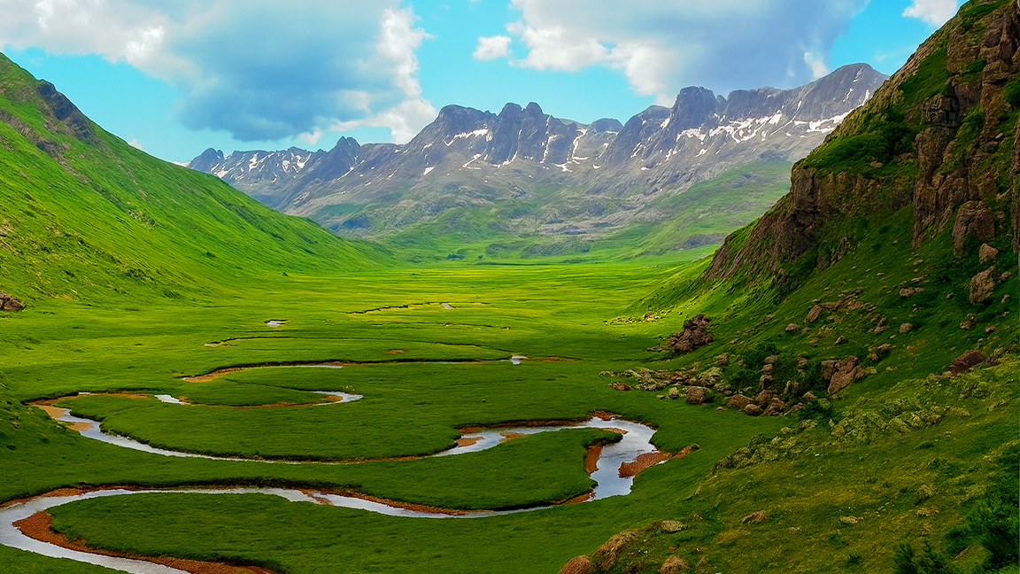 Über das wunderschöne Aguas-Tuertas-Tal in Spanien fliegen