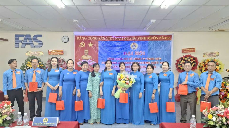 Bà Trần Thị Thanh Bình giữ chức Chủ tịch công đoàn Công ty TNHH MTV FASV