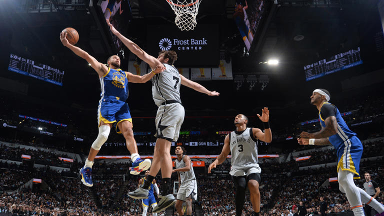 What we learned as Steph Curry drops unreal 49 points to stun Spurs in ...