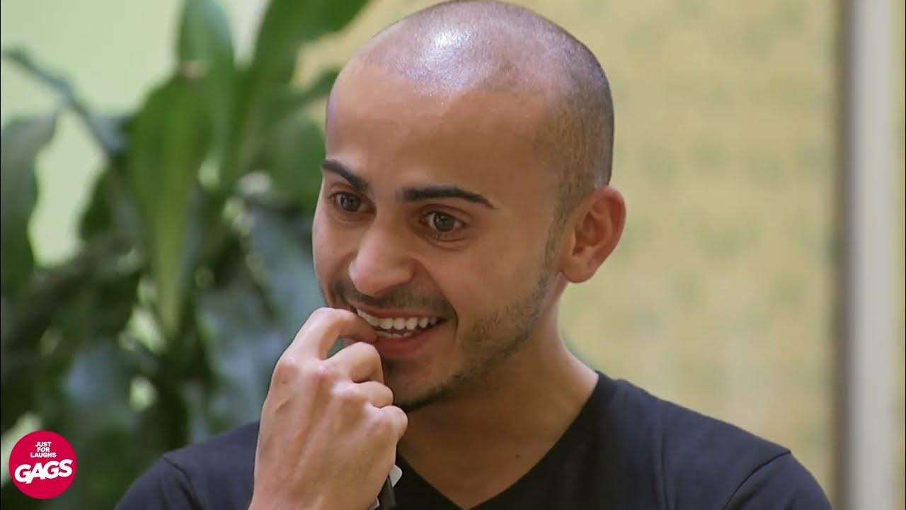 Il est surpris par ce qui lui arrive | Juste Pour Rire Les Gags