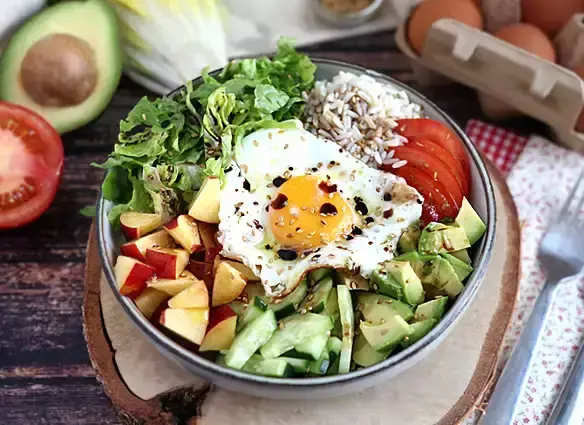 Vegetarische buddha bowl - een prachtige uitgebalanceerde en kleurrijke ...