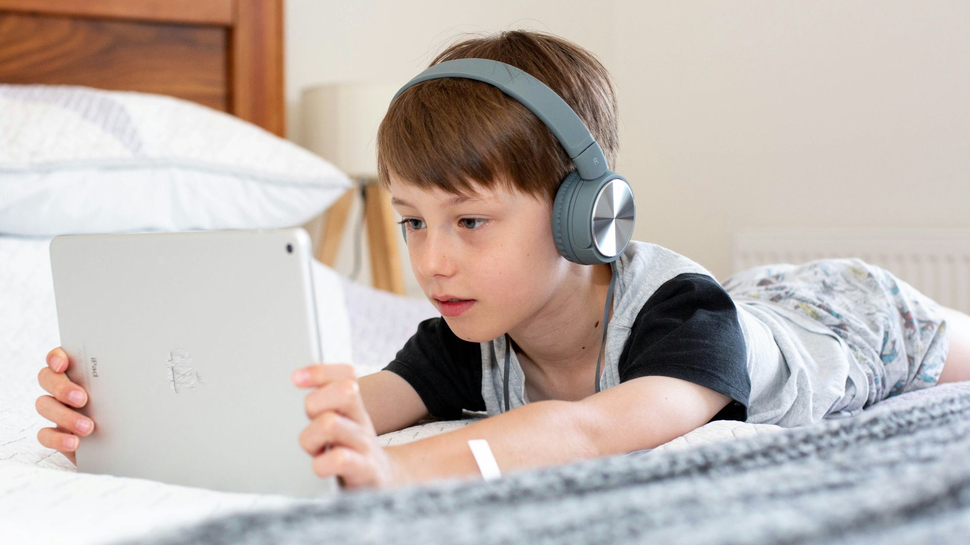 The Science Behind Screen Time Limits and Your Child’s Brain