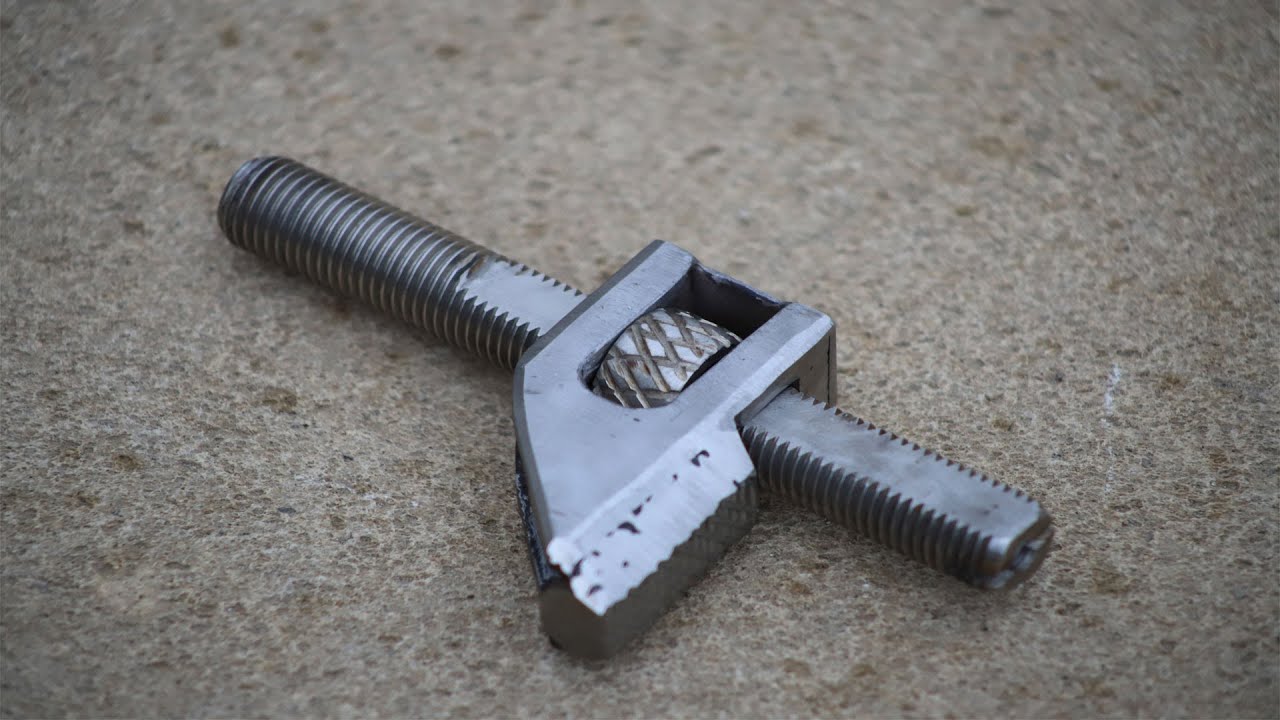 Few people know how to make tools from bolts