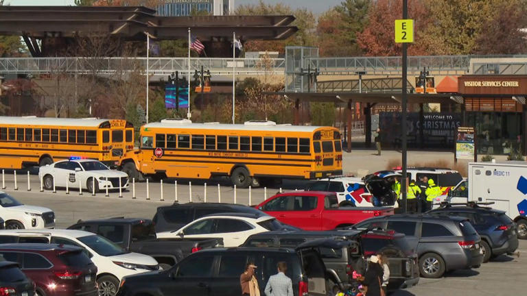 Chimp escapes Indianapolis Zoo enclosure, prompts lockdown that traps ...