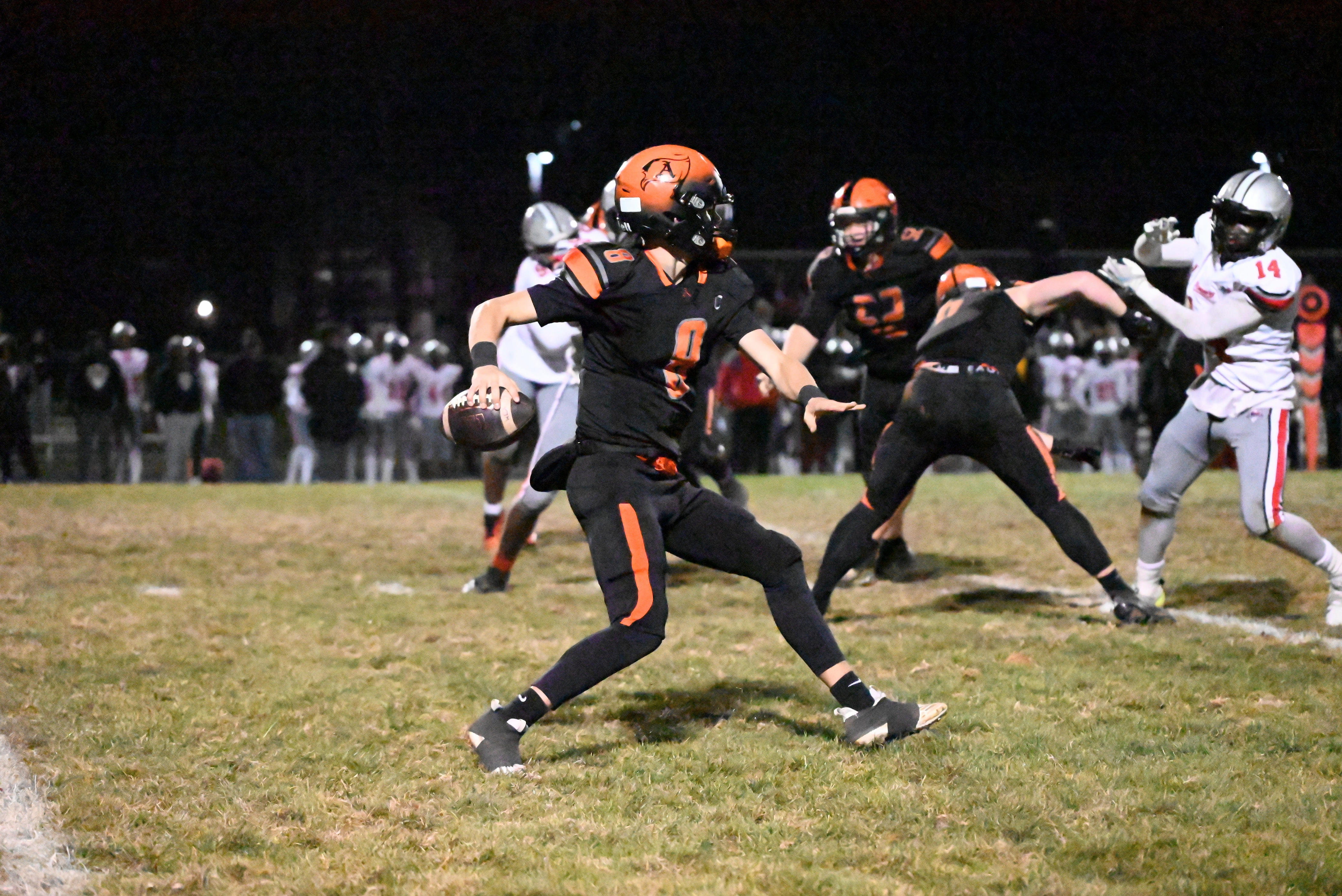 Almont football dominates Detroit Edison to win Division 6 regional final