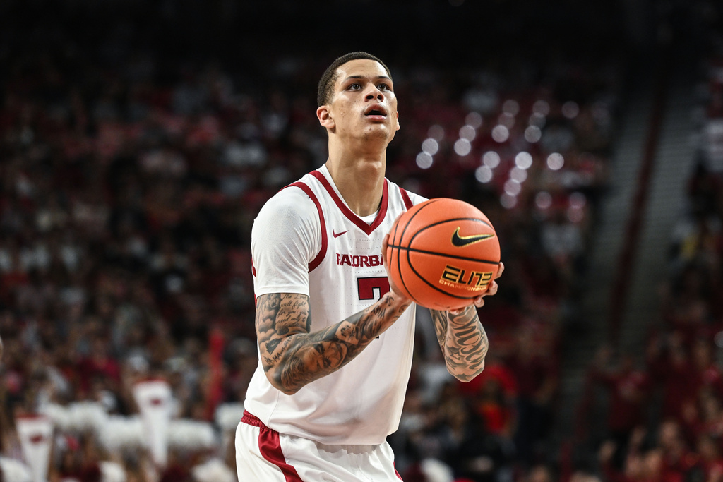 No. 21 Arkansas holds off Samford 79-75 behind freshman guards