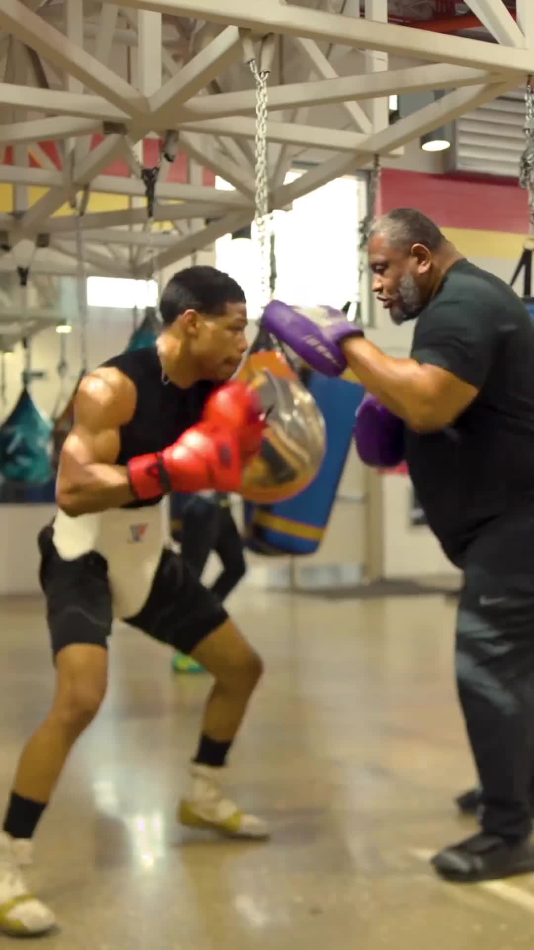 Deric "Scooter" Davis is going hard right back in the gym 😤