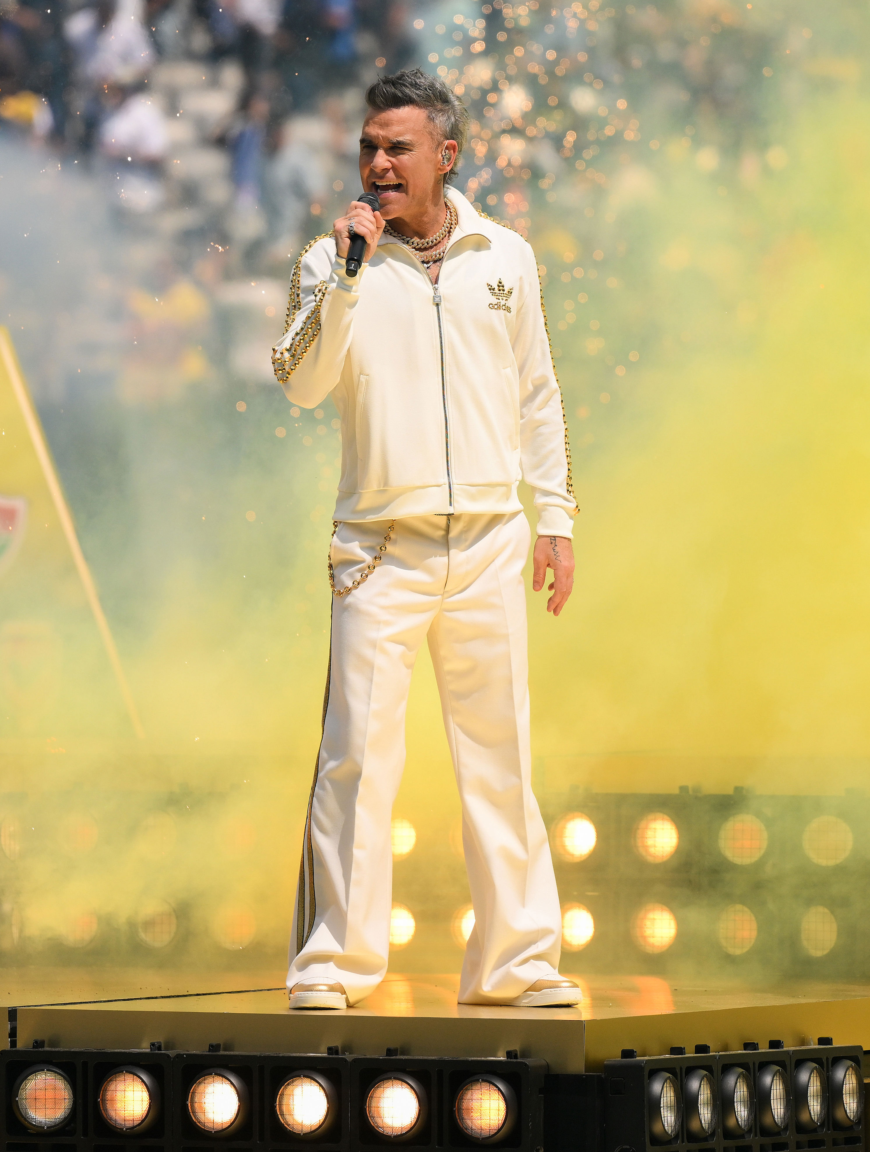 Why Take That star Gary Barlow is 'embarrassed' he couldn't save Robbie ...