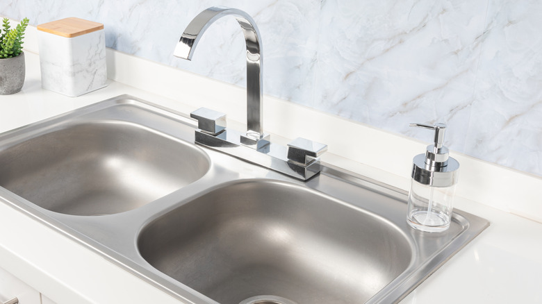 Keep Your Kitchen Sink Odor-Free While Traveling With This Easy Trick