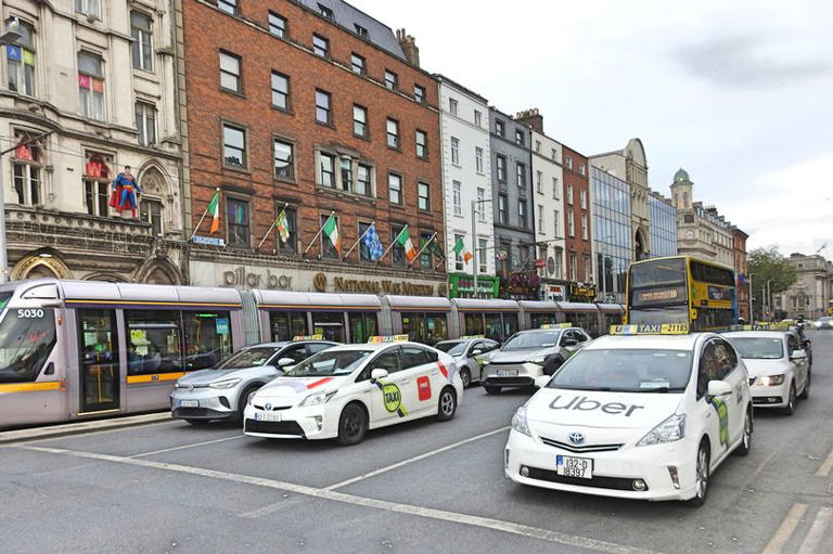 Taxi drivers to switch off Uber app for 48 hours in nationwide protest