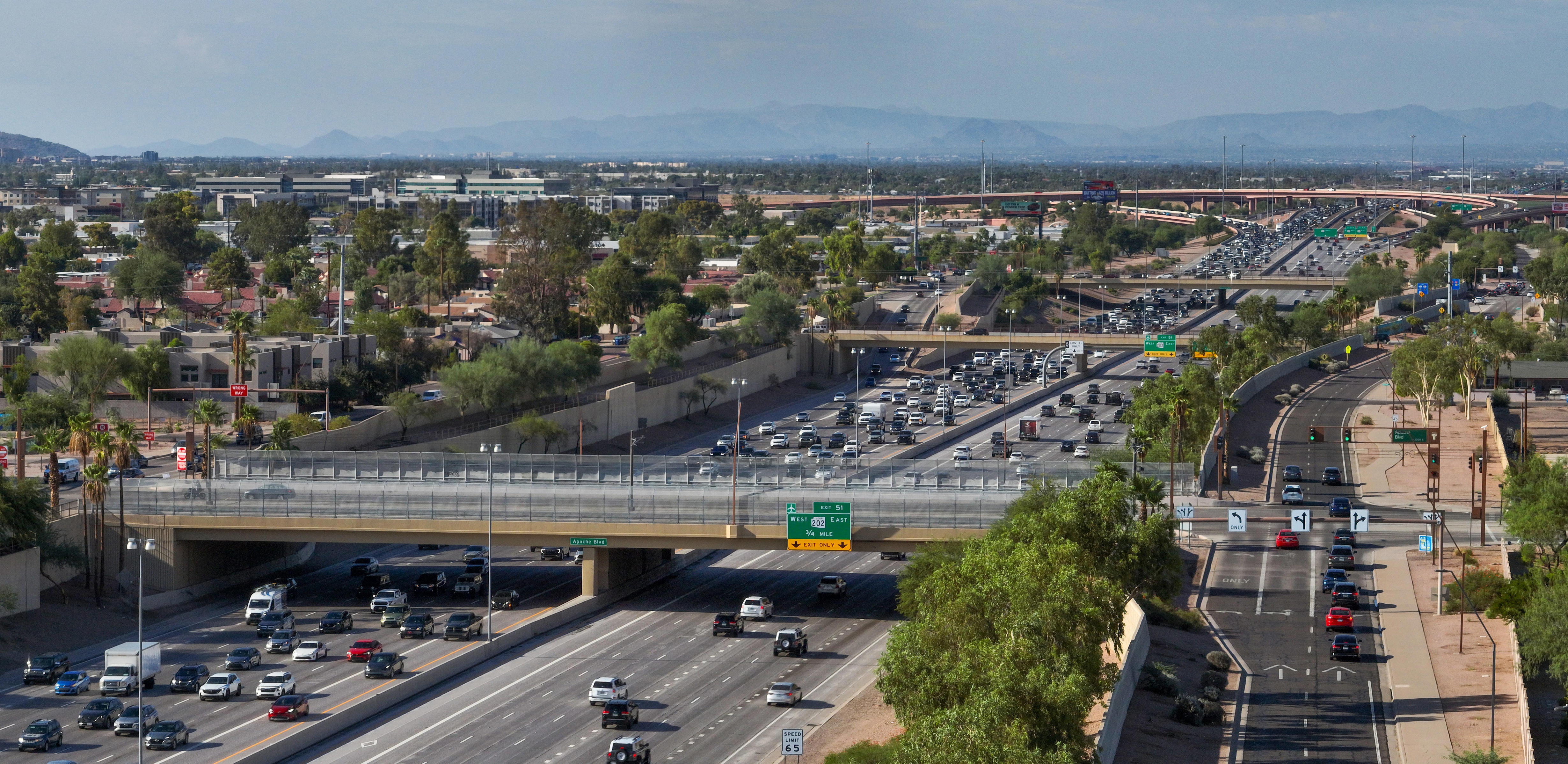 Worker fatally struck near Loop 101 construction site in Glendale