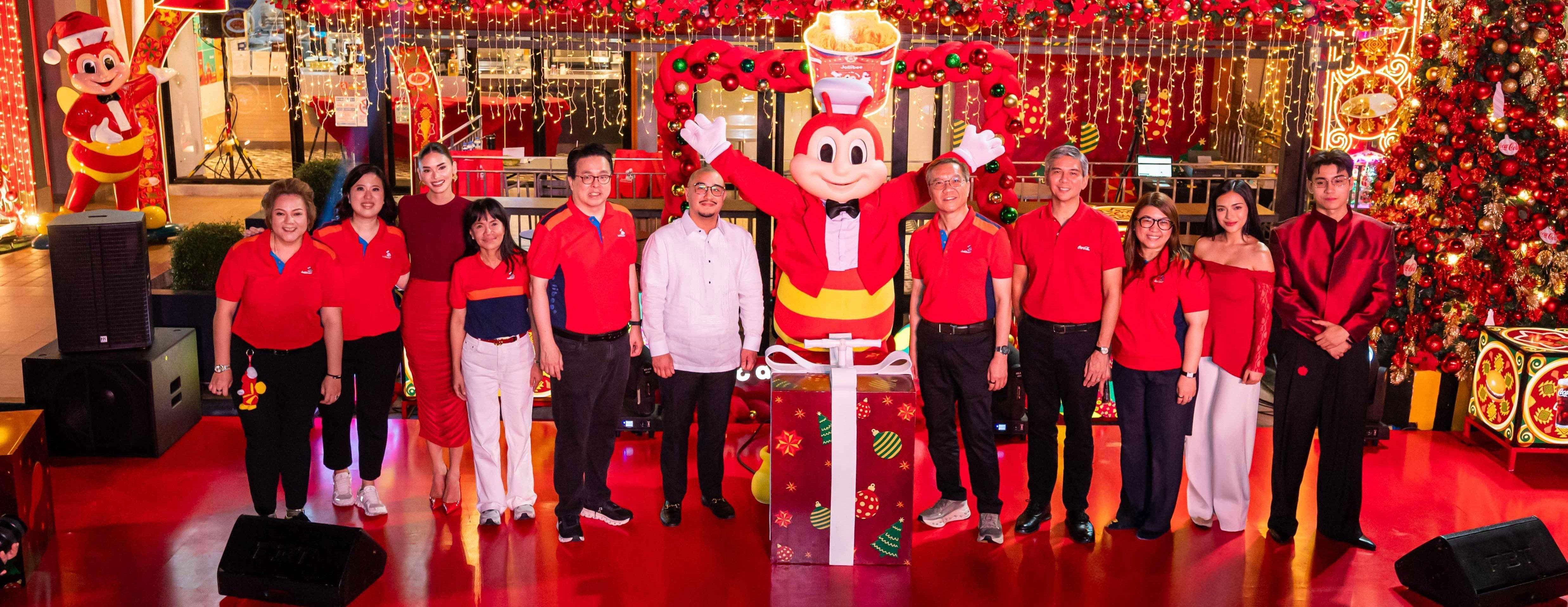 Mika Salamanca, Brent Manalo and Pia Wurtzbach spread holiday cheer at ...