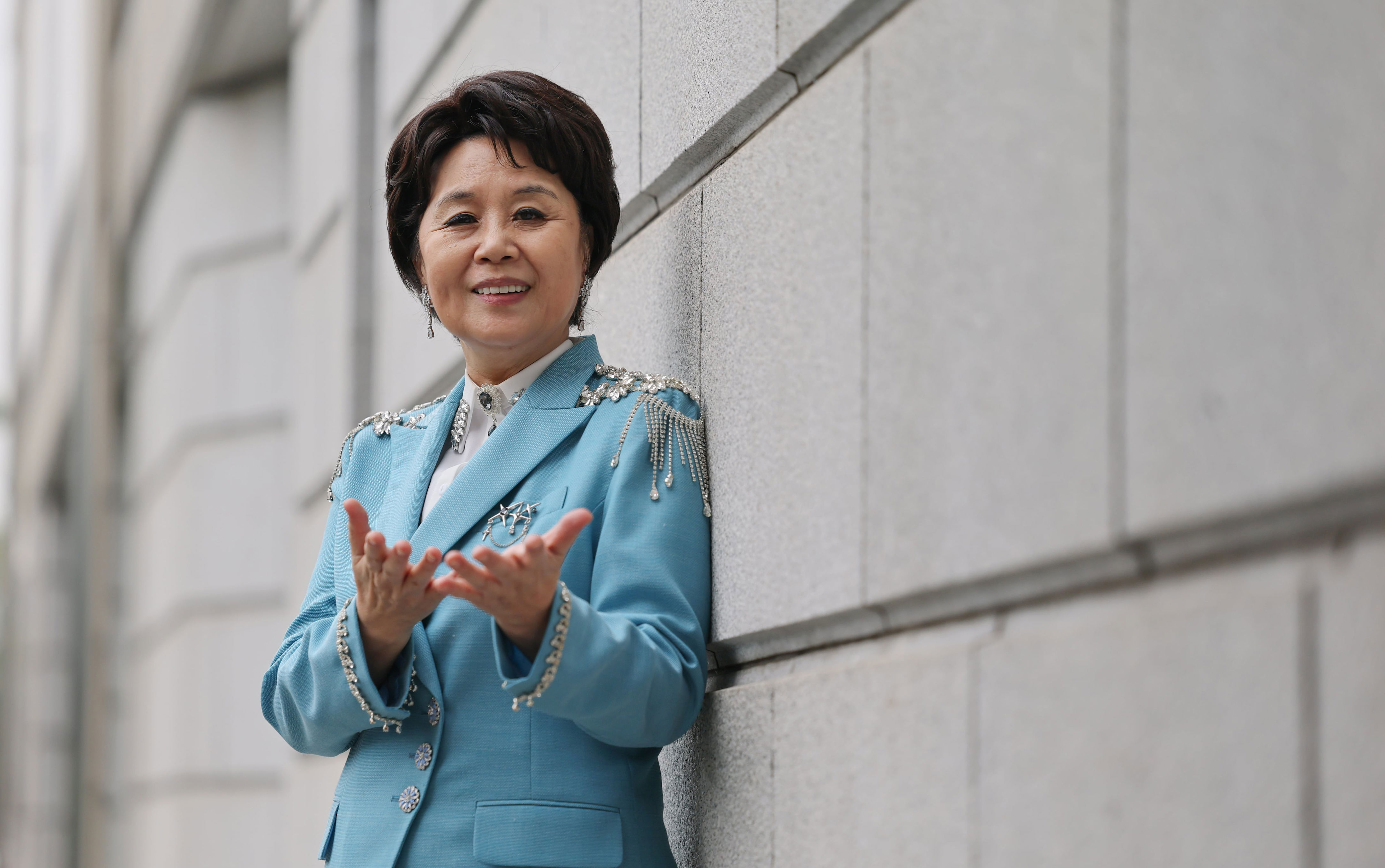 Sim Soo-bong's 47-Year 'Flower Path' Tour