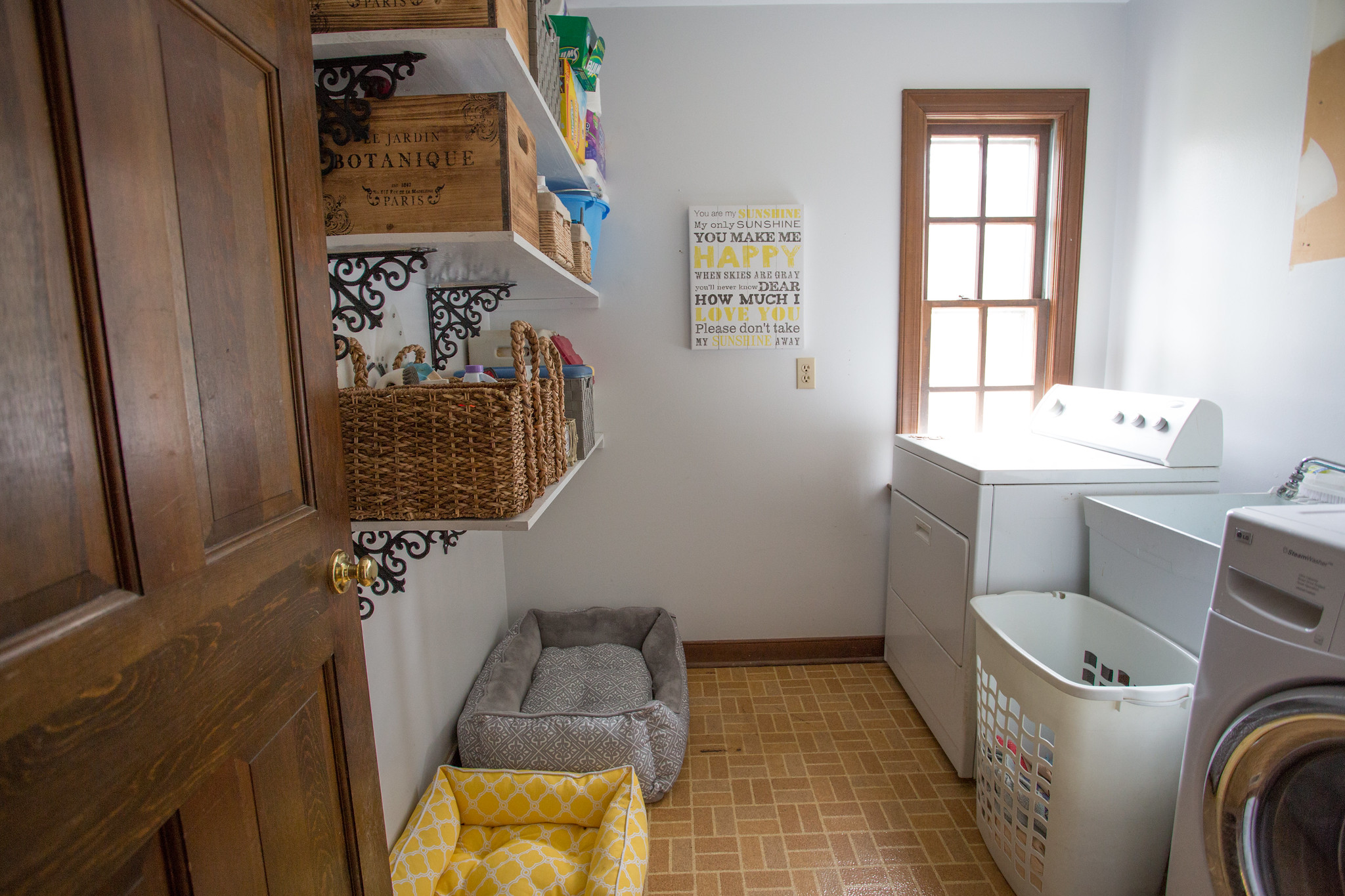 DIY Alternatives To Dryer Sheets