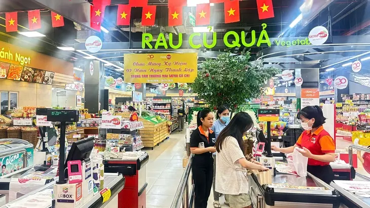 "Mua sắm rộn ràng - Ngập tràn quà tặng" cùng hệ thống bán lẻ SATRA