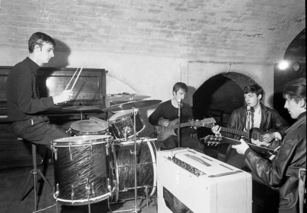 Cavern Club: bar onde os Beatles começaram inaugura em SP primeira ...