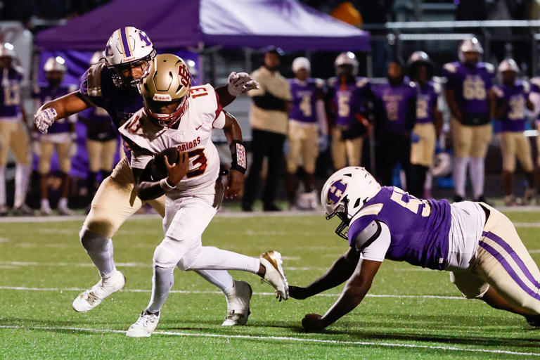 ‘Nobody believes in us but us’: Hueytown rallies past Russell County