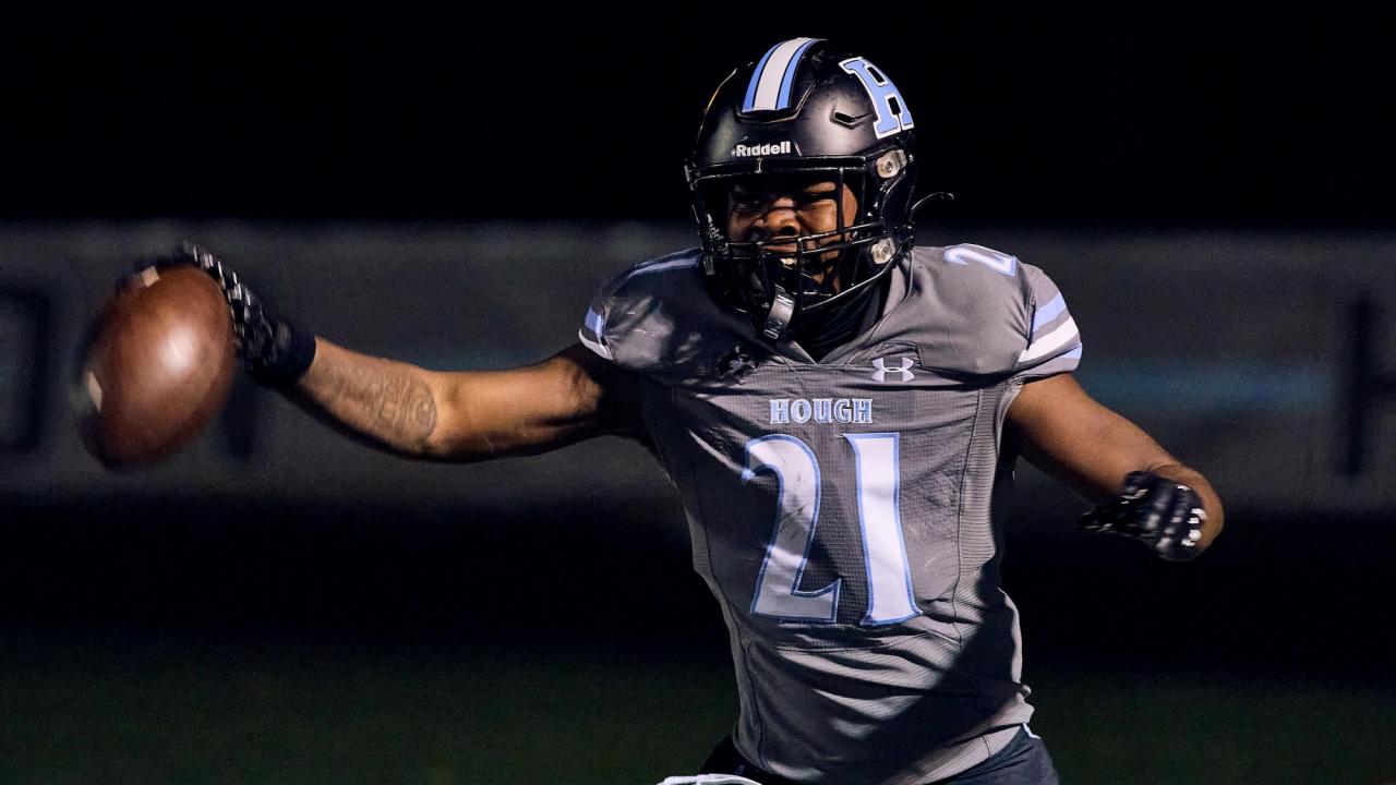 (1) Hough flexes muscle against (9) Palisades in the 8A football playoffs