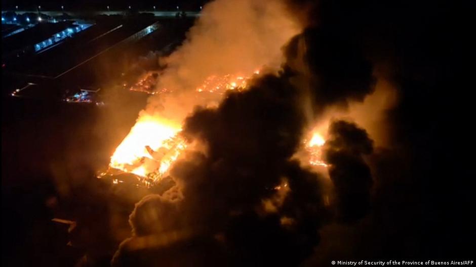 Argentina: 'Huge' explosions rocks industrial complex