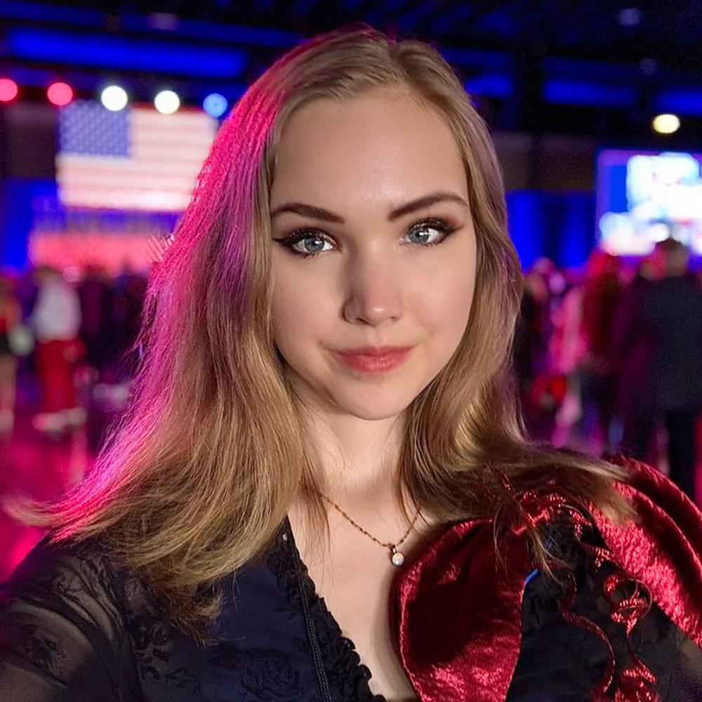 Rechte Influencerin beantragte Asyl in den USA: Polizei ermittelt gegen ...