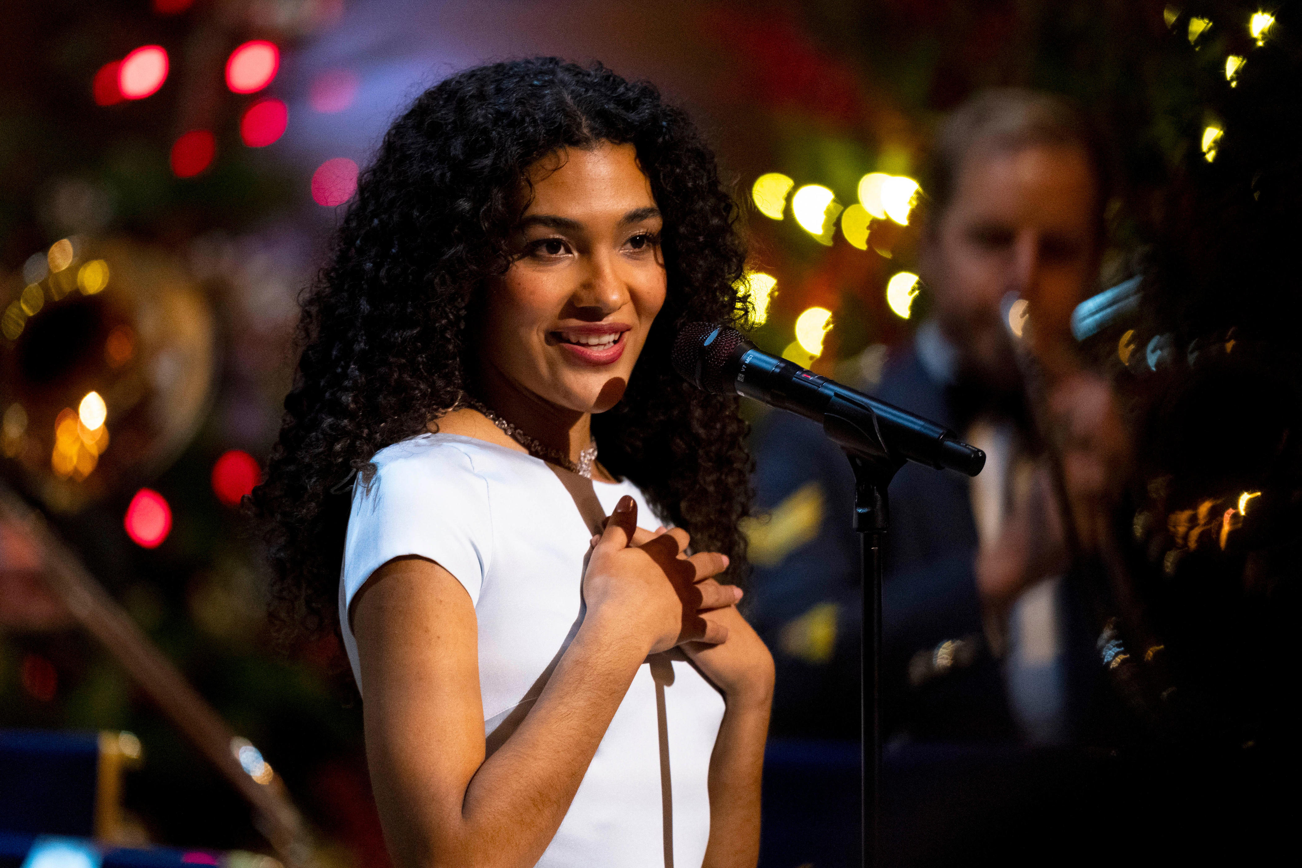 Who's hosting 'SNL' tonight? Musical guest, cast, how to watch Nov. 15 show