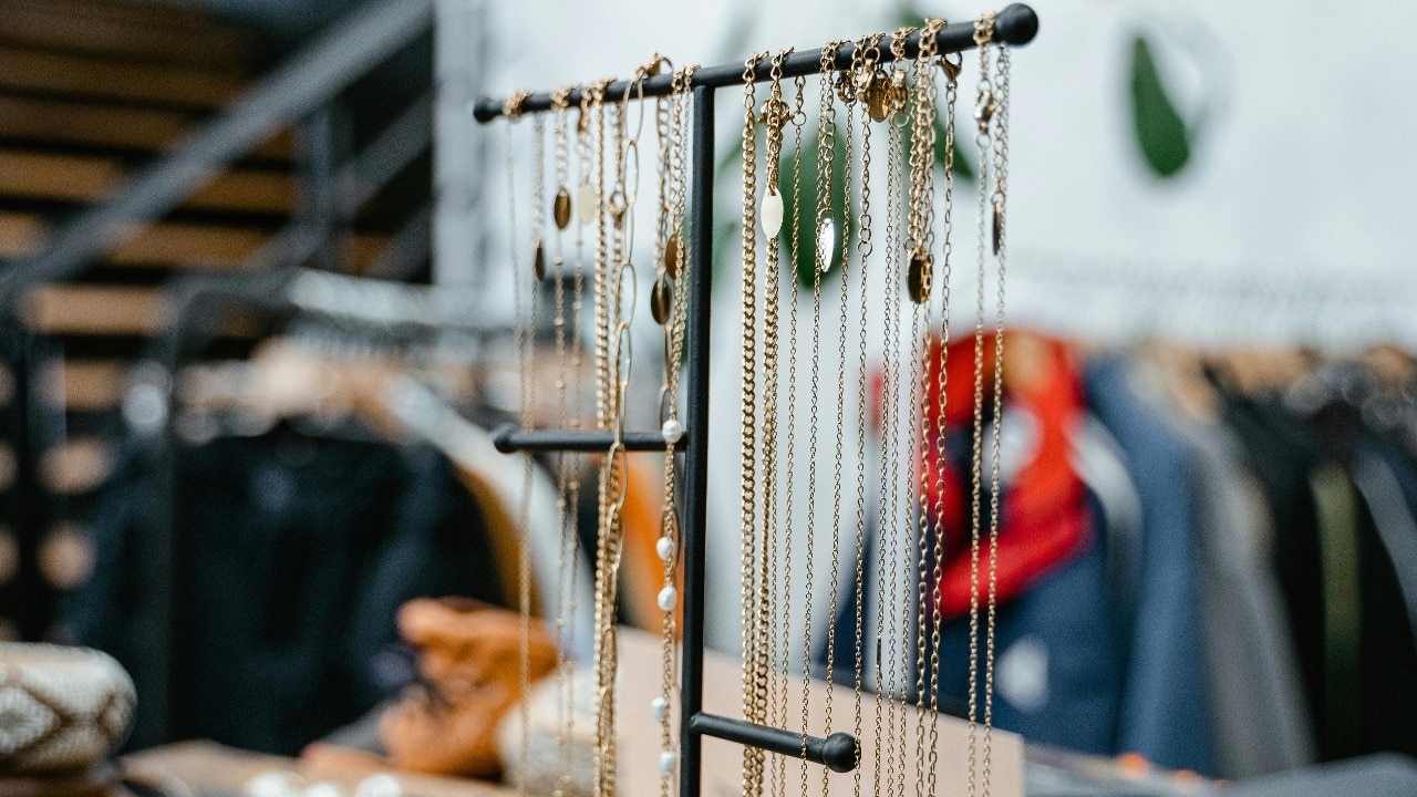 Can digital learning create new opportunities in jewellery merchandising?